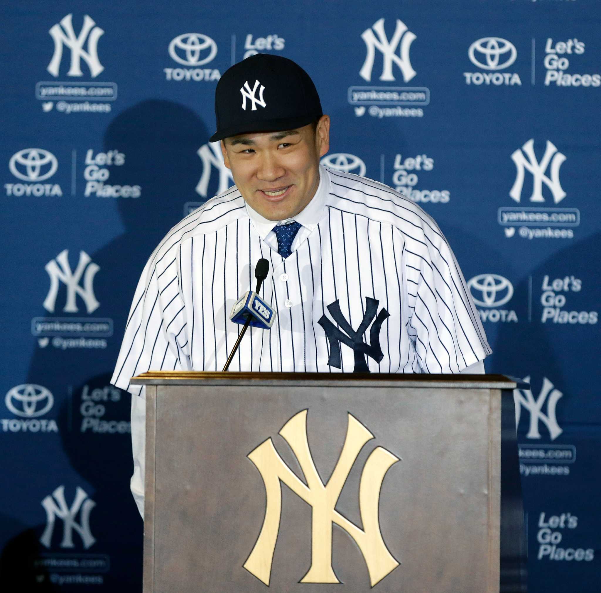 Yankees introduce Tanaka