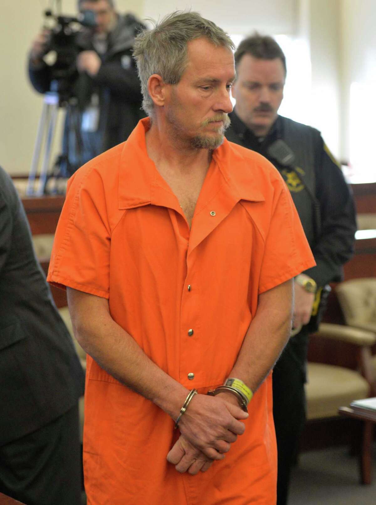 Judge doubles DA bail recommendation in Knox arson case