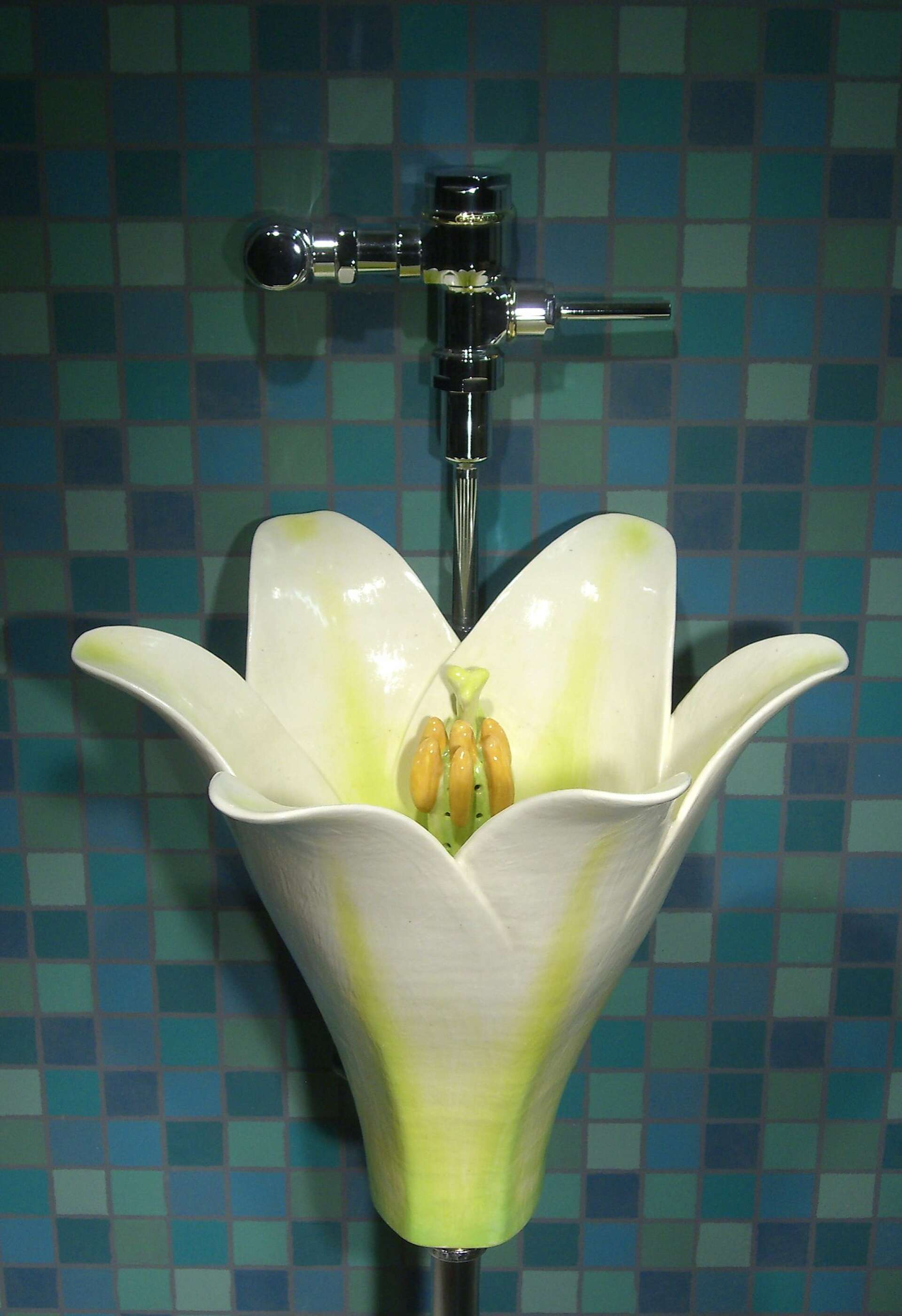 Urinal sculptor's No. 1 inspiration may surprise you