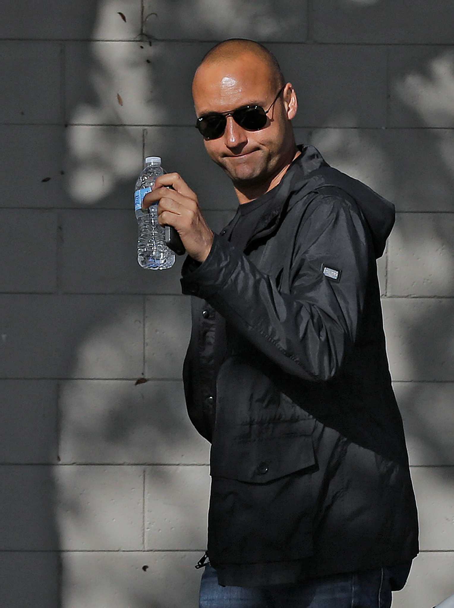 Jeter back at it day after announcing retirement