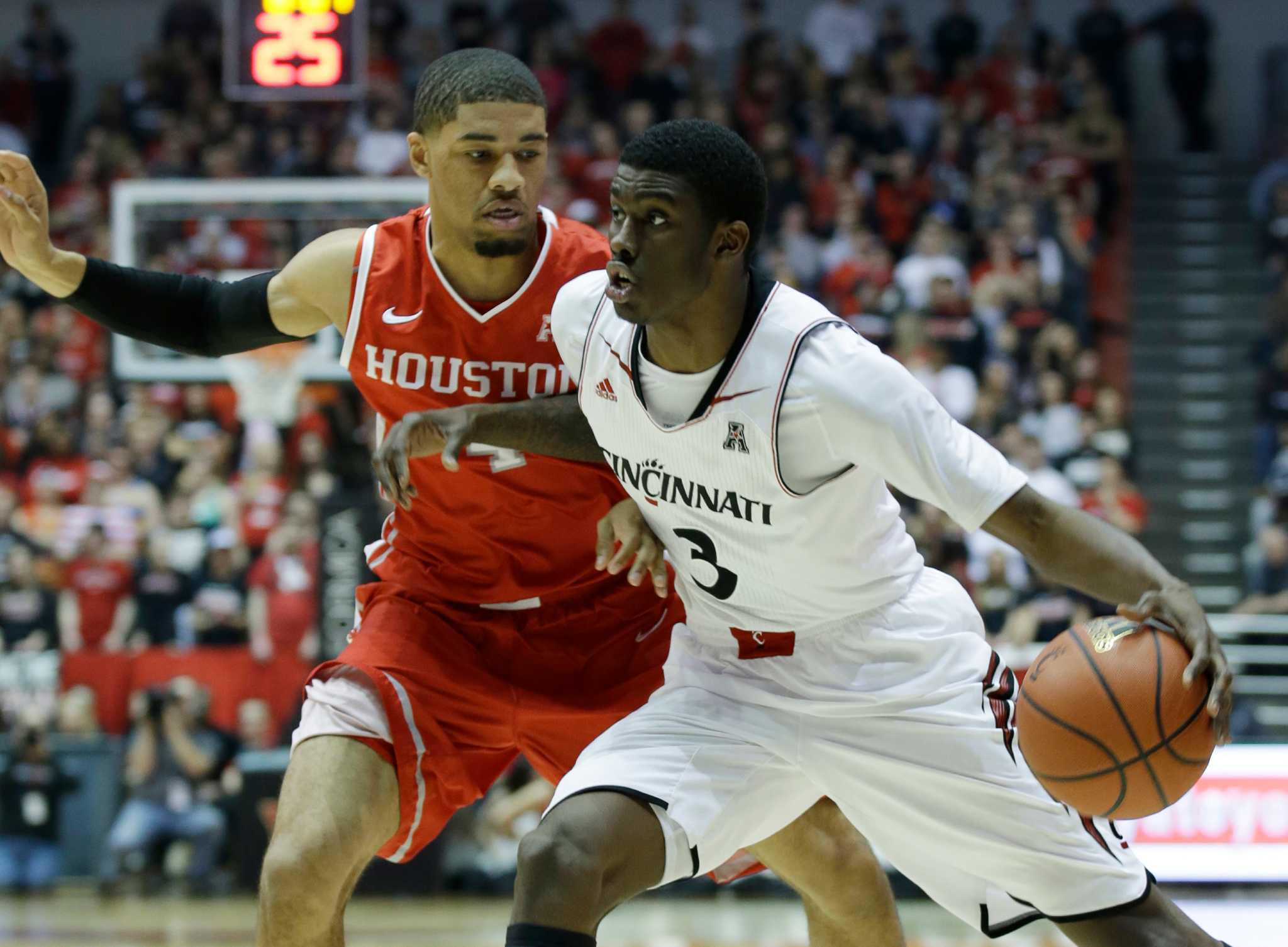 UH comes up short in loss to No. 10 Cincinnati