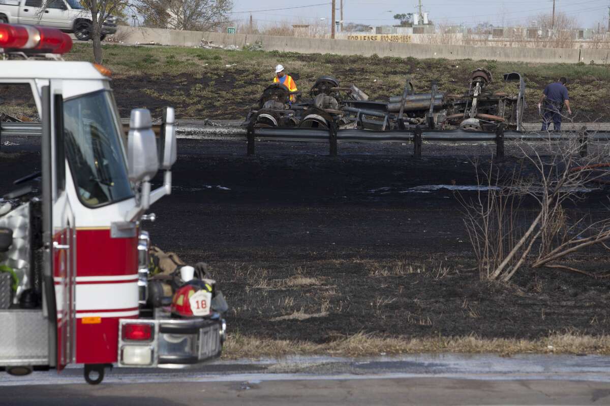 Fiery fatal tanker-truck wreck closes part of South Loop