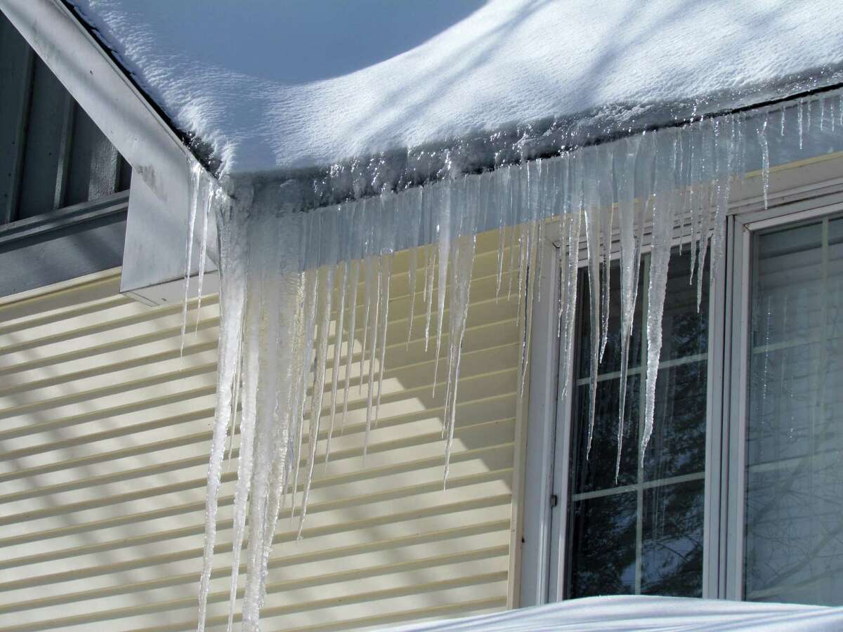 Mild temperature veils approaching cold