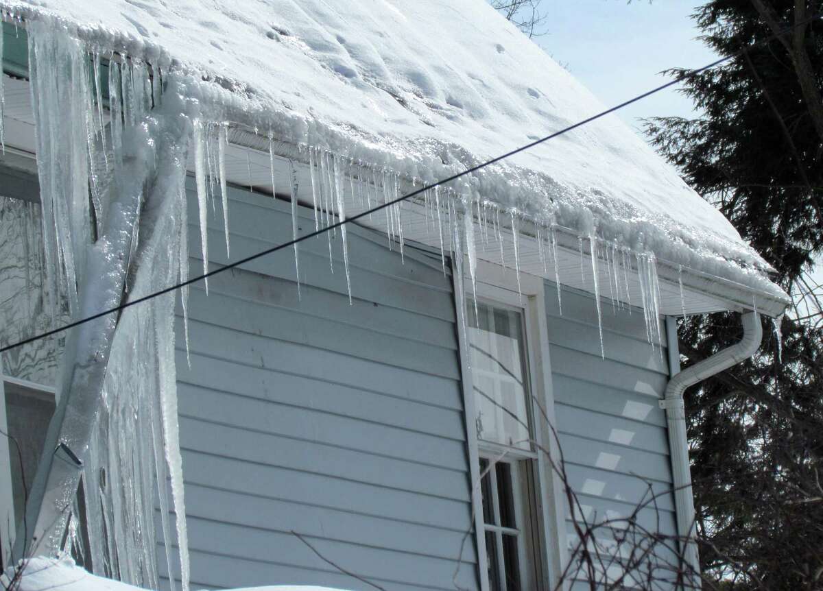 Mild temperature veils approaching cold