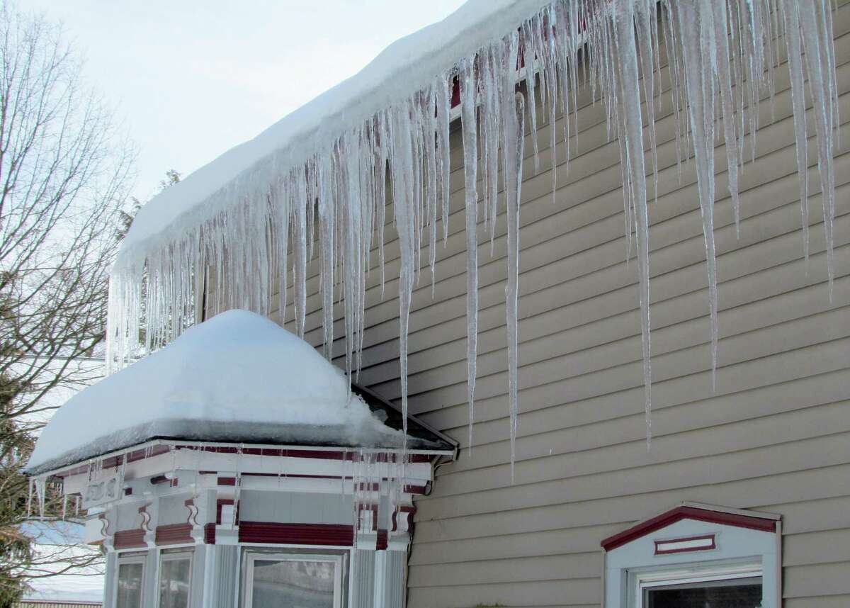 Mild temperature veils approaching cold