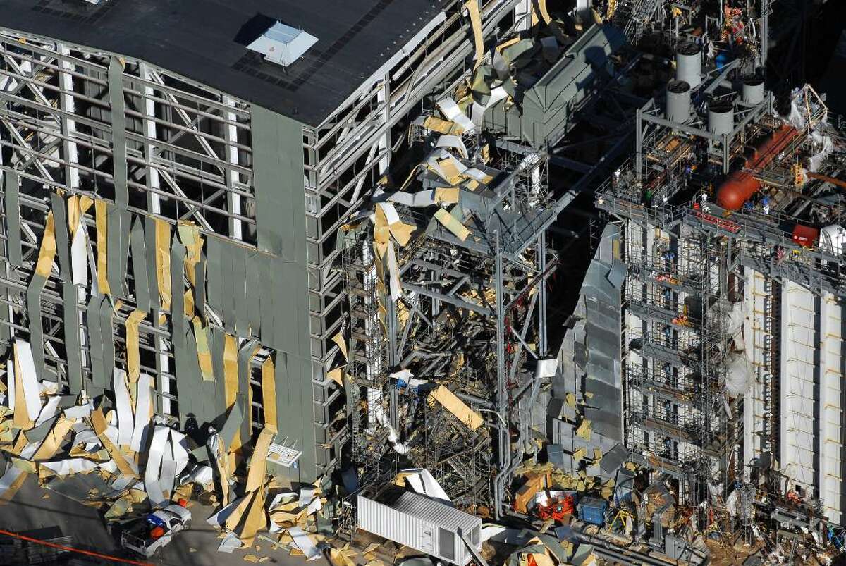 At least 5 dead in power plant explosion