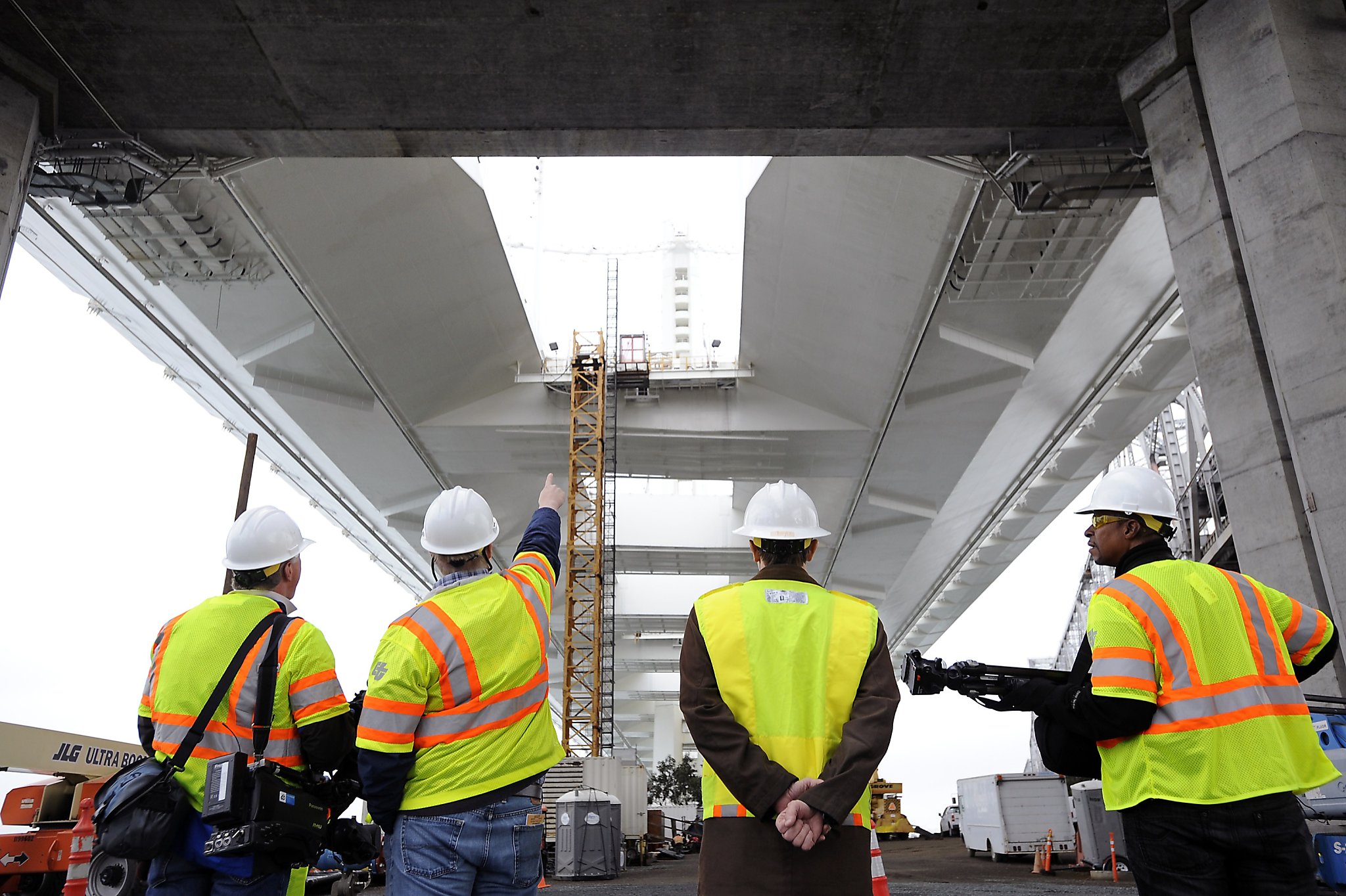 Bay Bridge contractor gets almost $49 million in bonuses