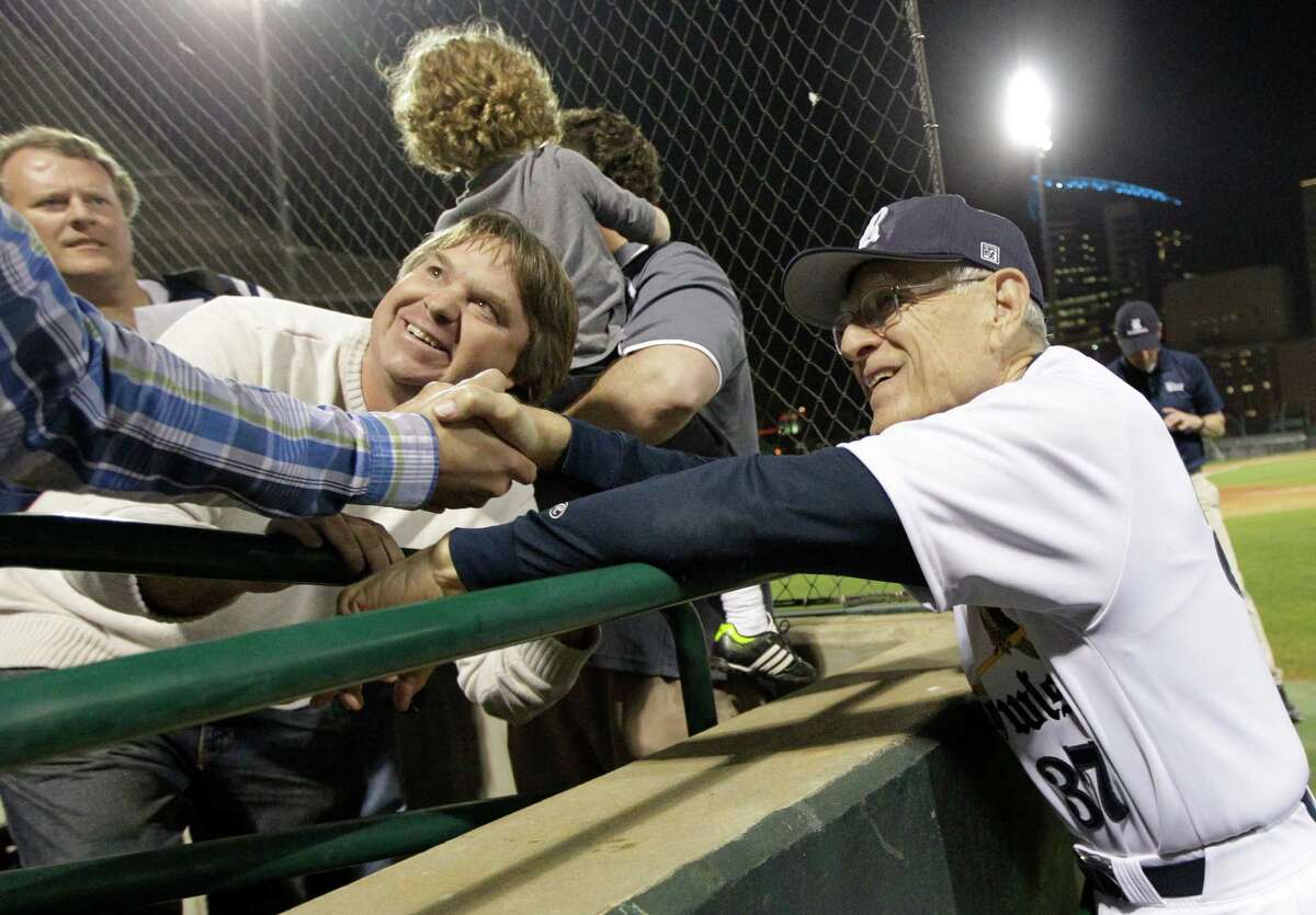 Rice’s Graham earns 1,000th career win with Owls’ walkoff