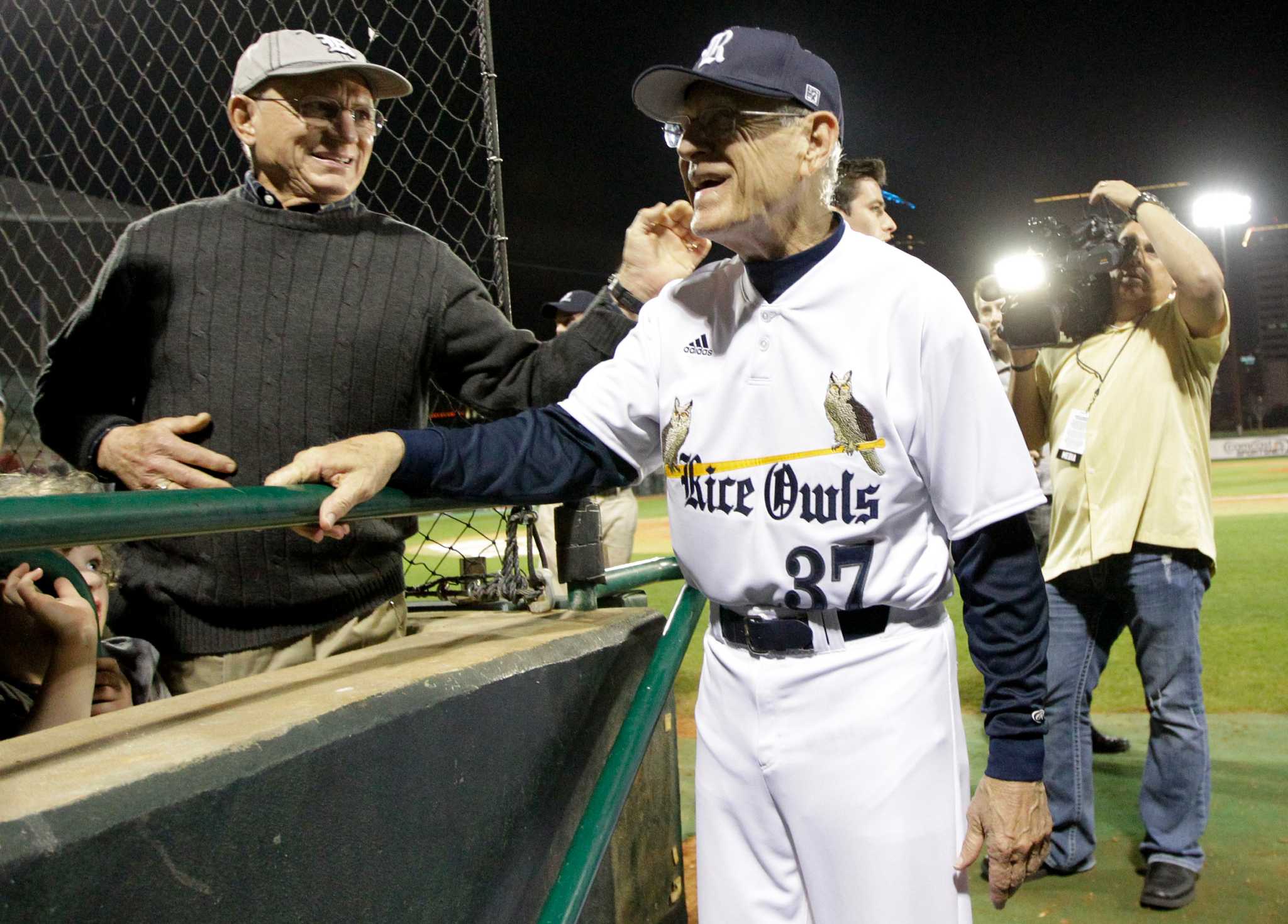 Rice’s Graham earns 1,000th career win with Owls’ walkoff