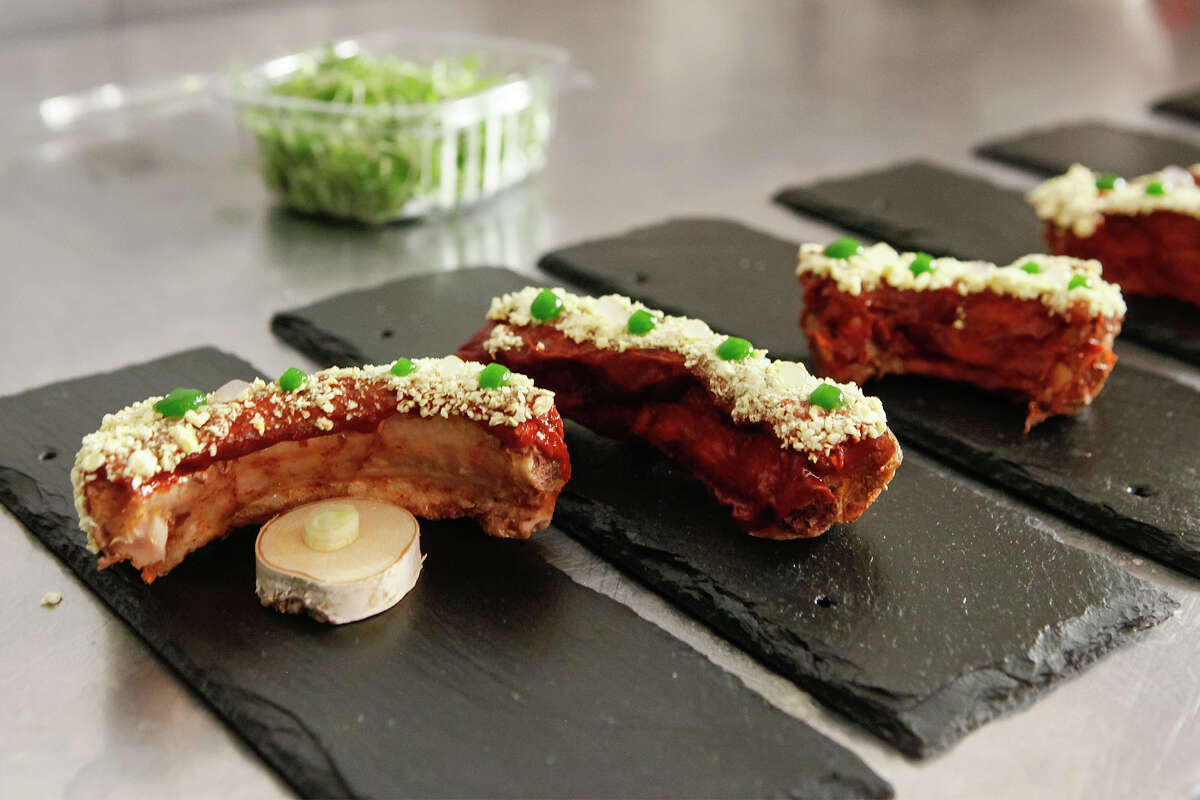 Review | Mixtli restaurant brings new flavors, techniques