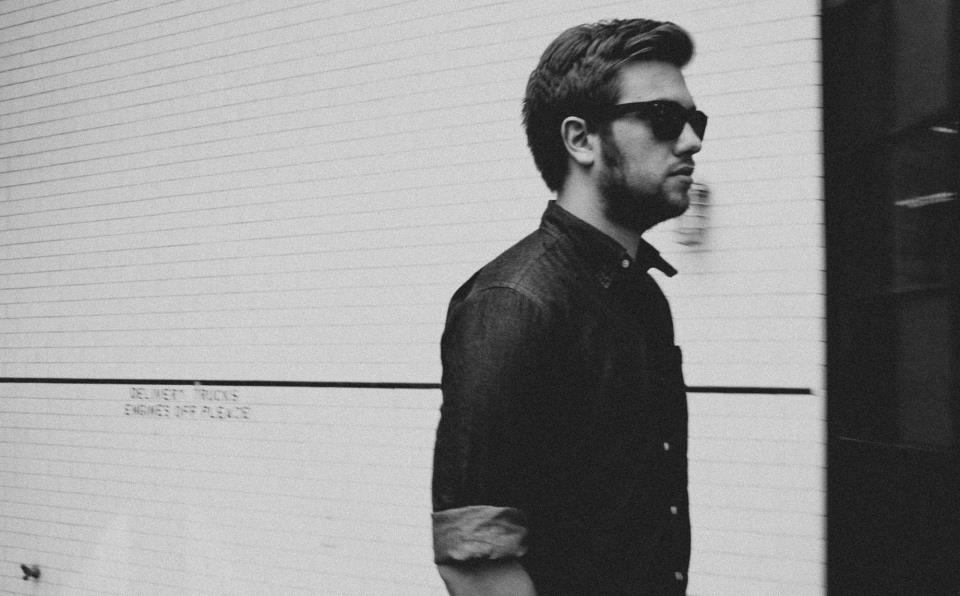 Bobby Long at The Linda