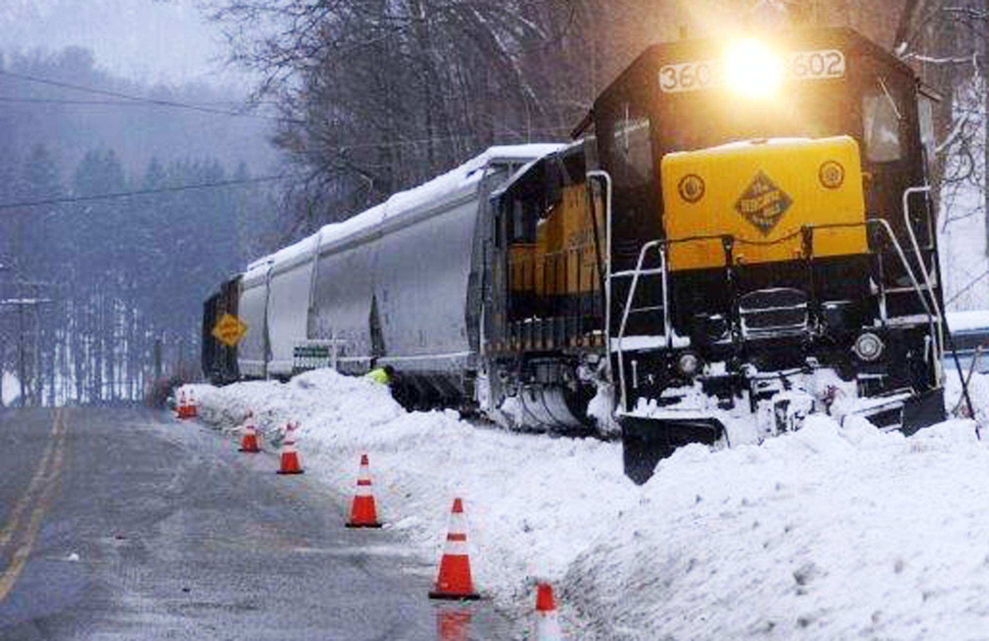 Derailed train engine gets back on tracks