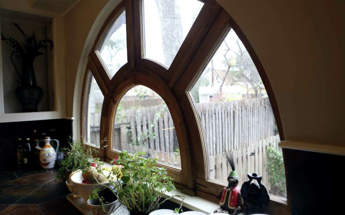 Spaces: 1920s bungalow is theater-loving couple's retreat