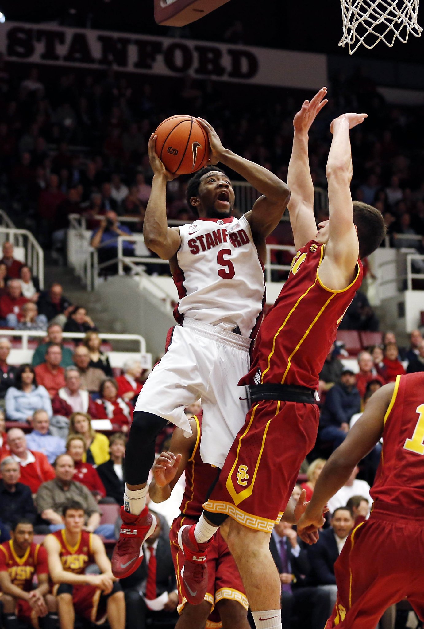 Josh Huestis sets blocks record in Stanford win