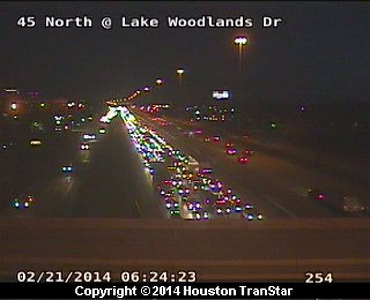 Fatal wreck snarling traffic on I-45 near The Woodlands
