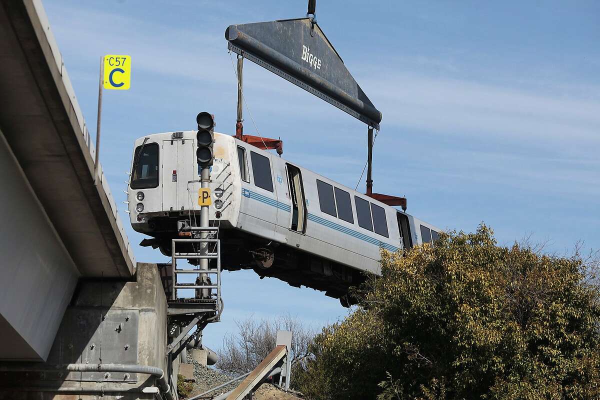 BART aims to restore full service on Sunday