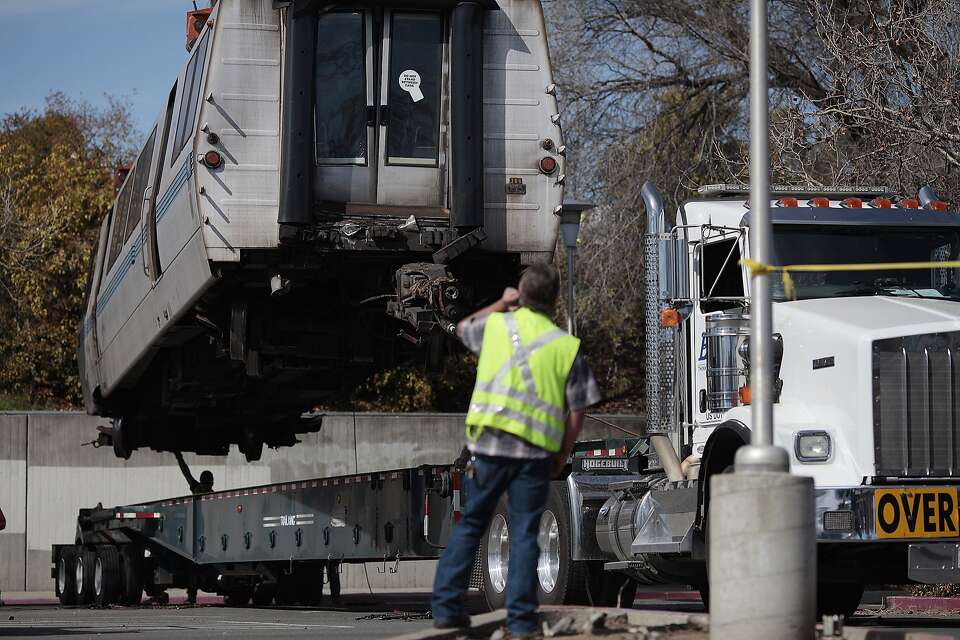 BART aims to restore full service on Sunday