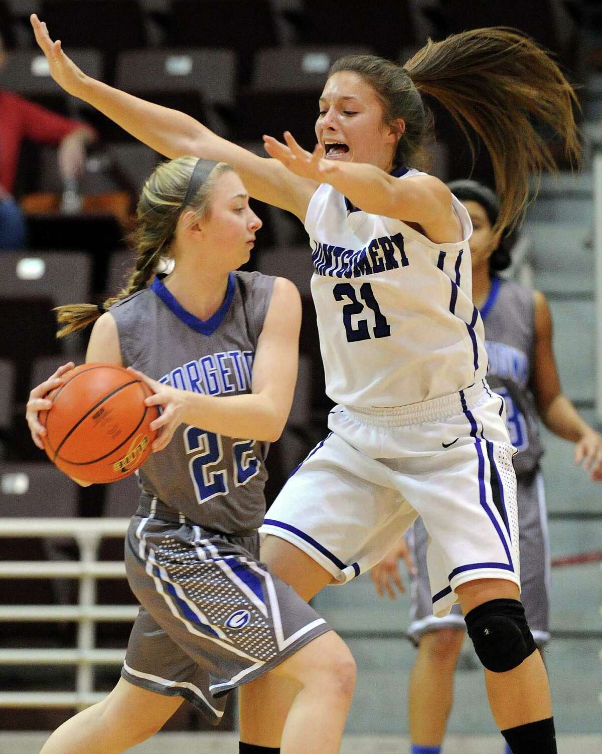 Manvel, Cy Woods advance to girls regional basketball final