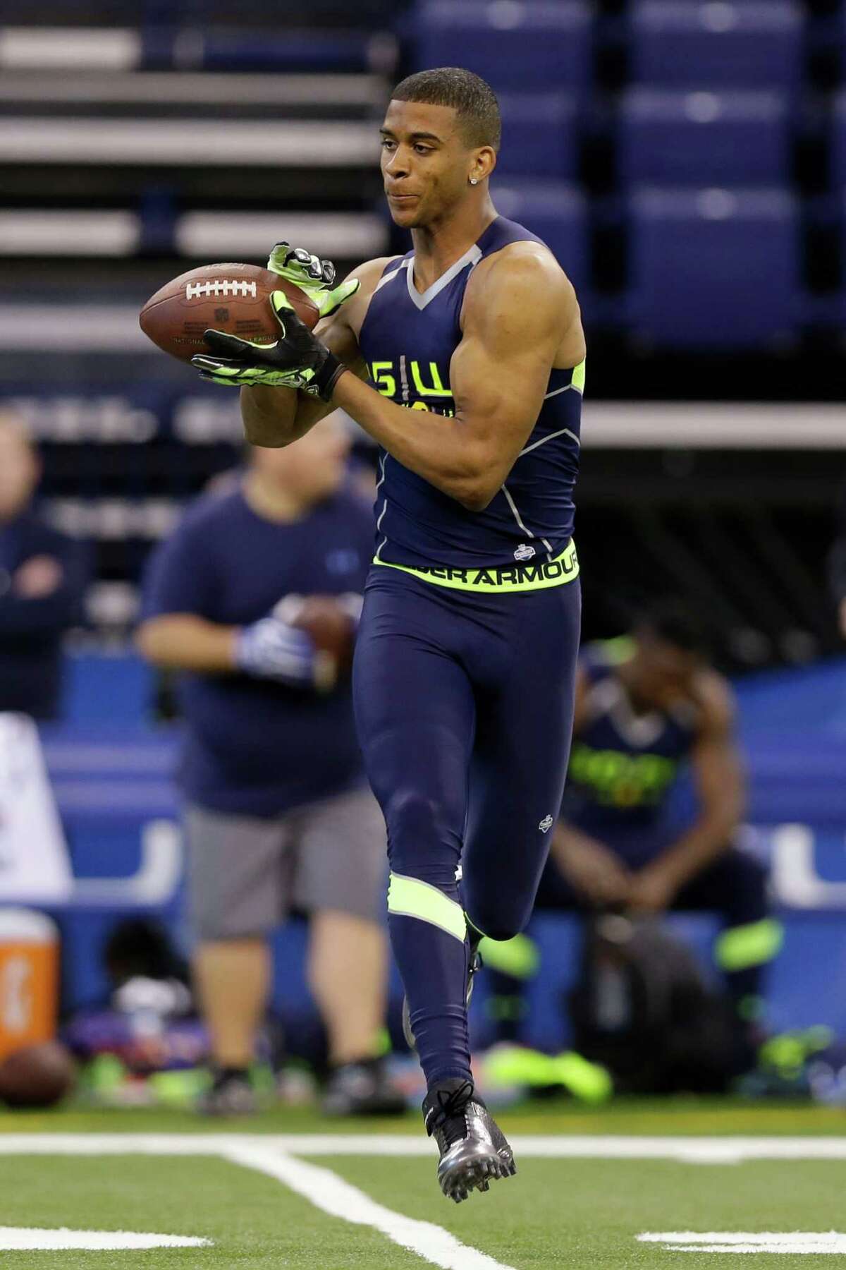 Texans claim wide receiver Devin Street off waiver wire