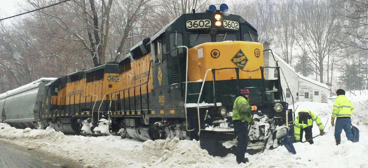 Derailed train engine gets back on tracks