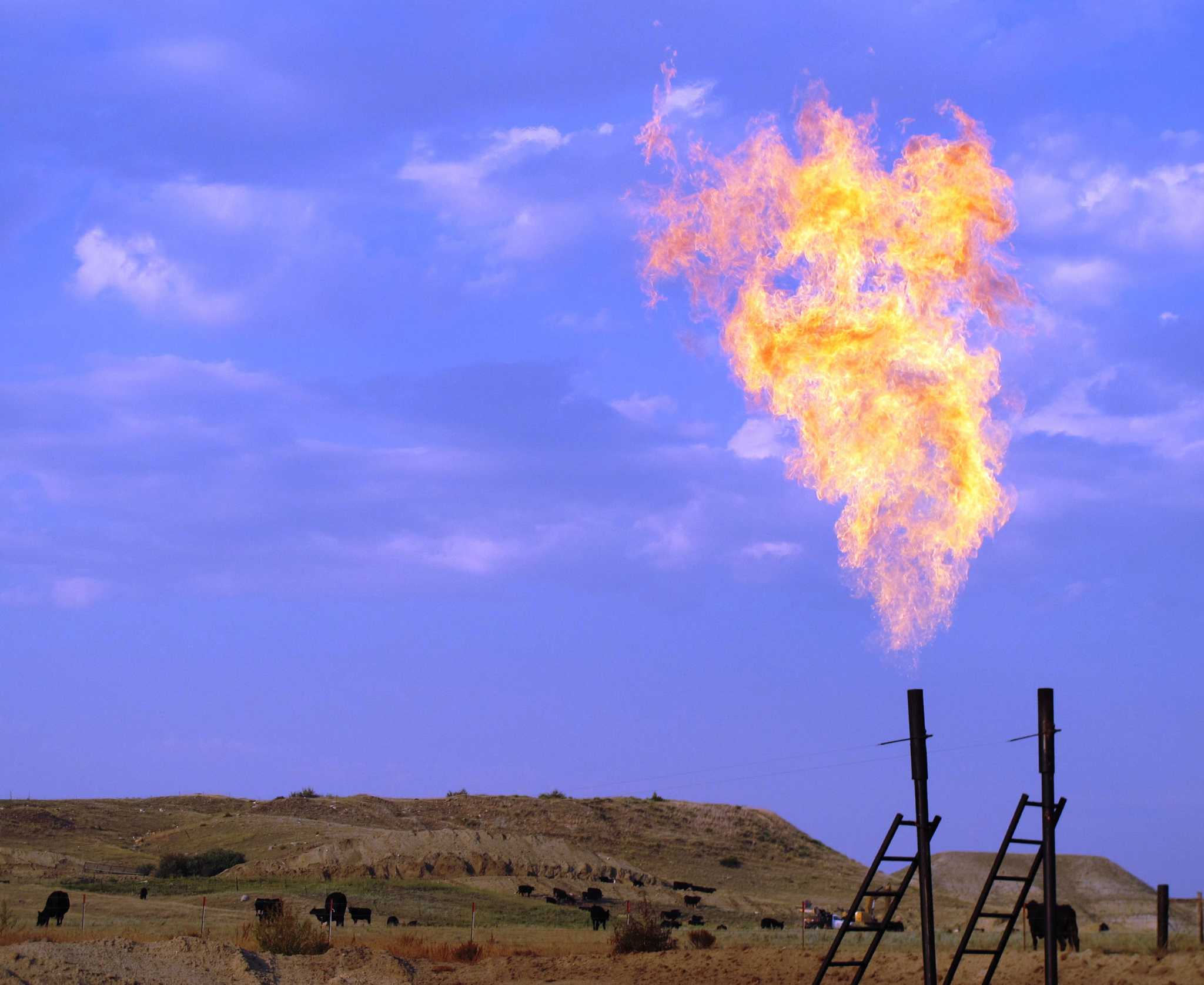 Industry working to cut back Bakken flaring