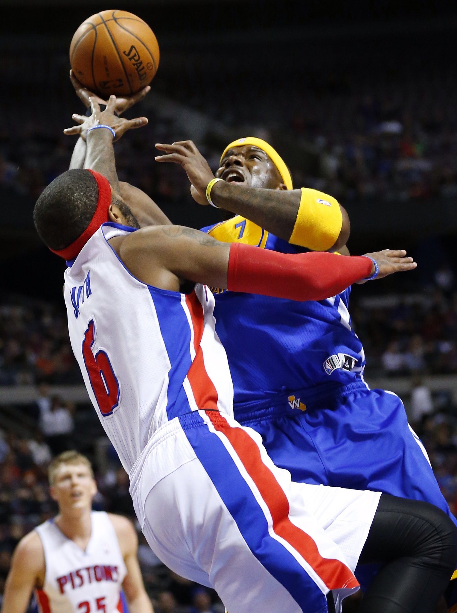 Warriors' bench comes up big in win over Pistons