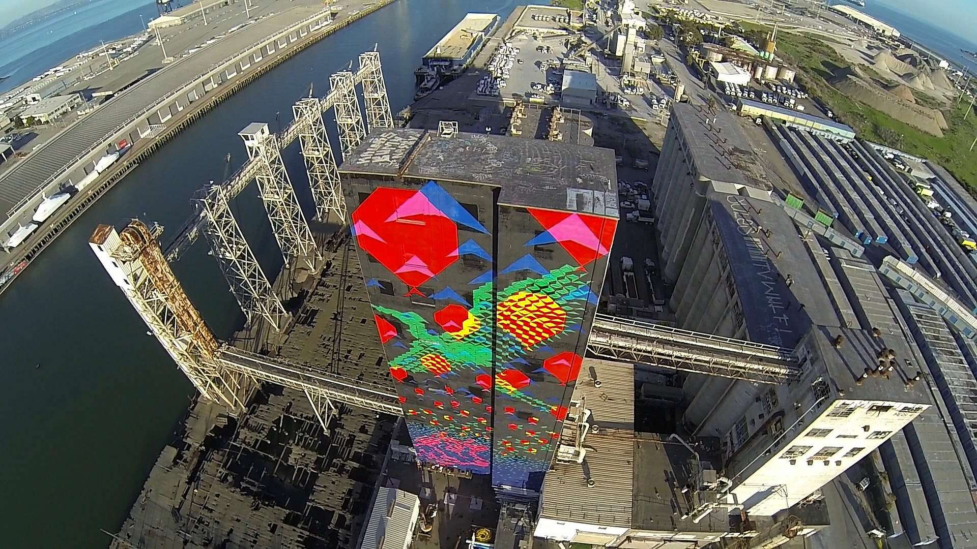 Big, bold mural adds zip to Bayview waterfront