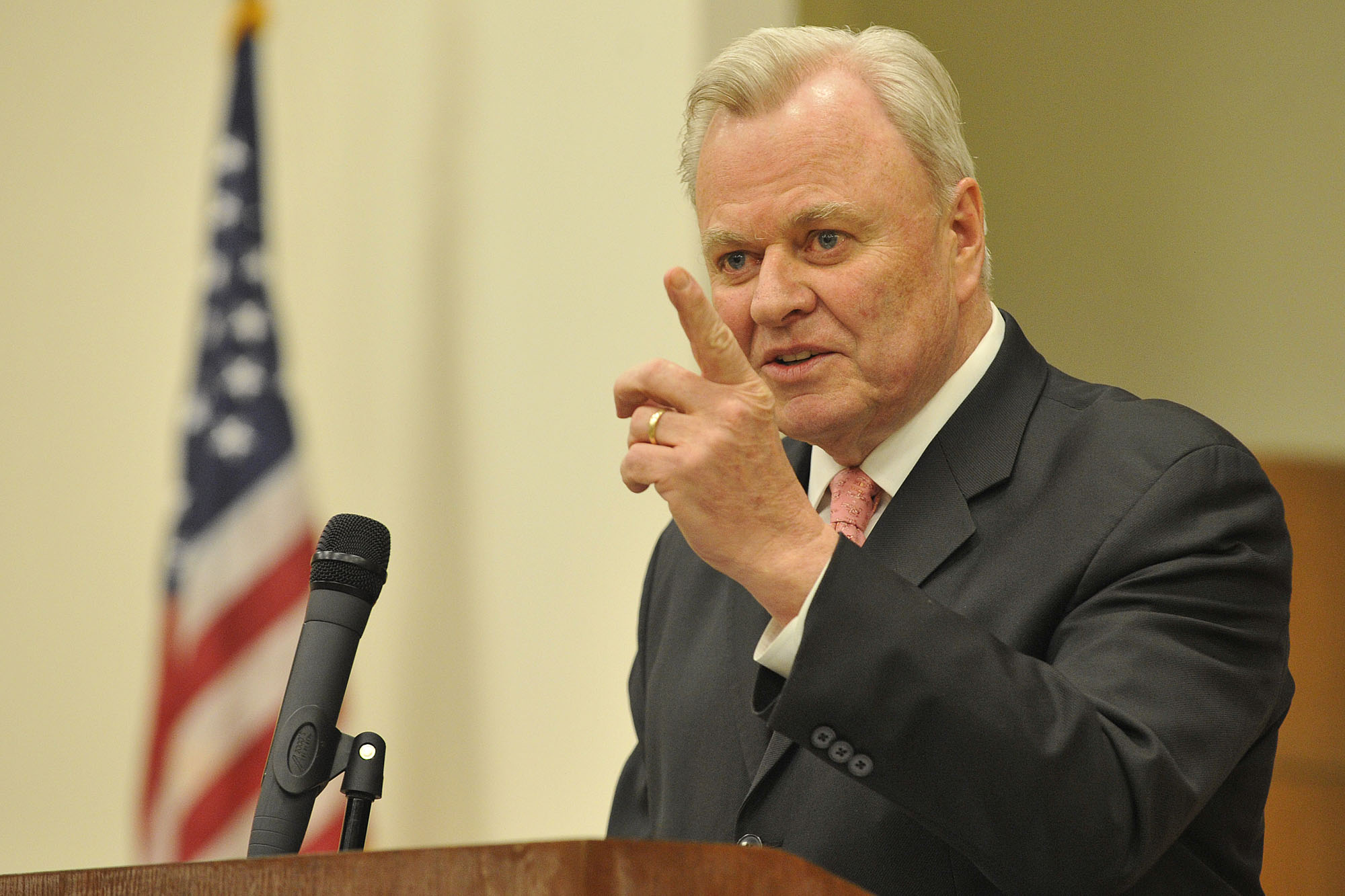 Ex-NYC fire commissioner recalls 9/11