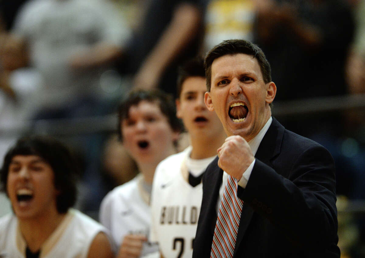 Weisbrod's buzzer-beating layup sends Nederland to Regional Semis