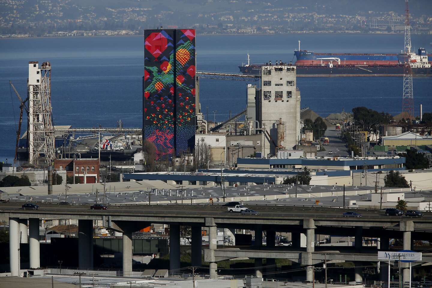 Big, bold mural adds zip to Bayview waterfront