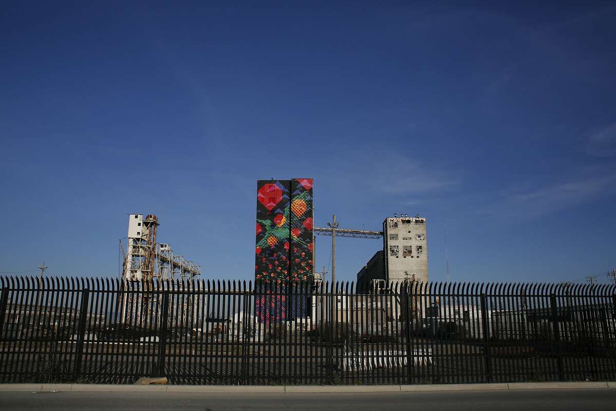 Big, bold mural adds zip to Bayview waterfront