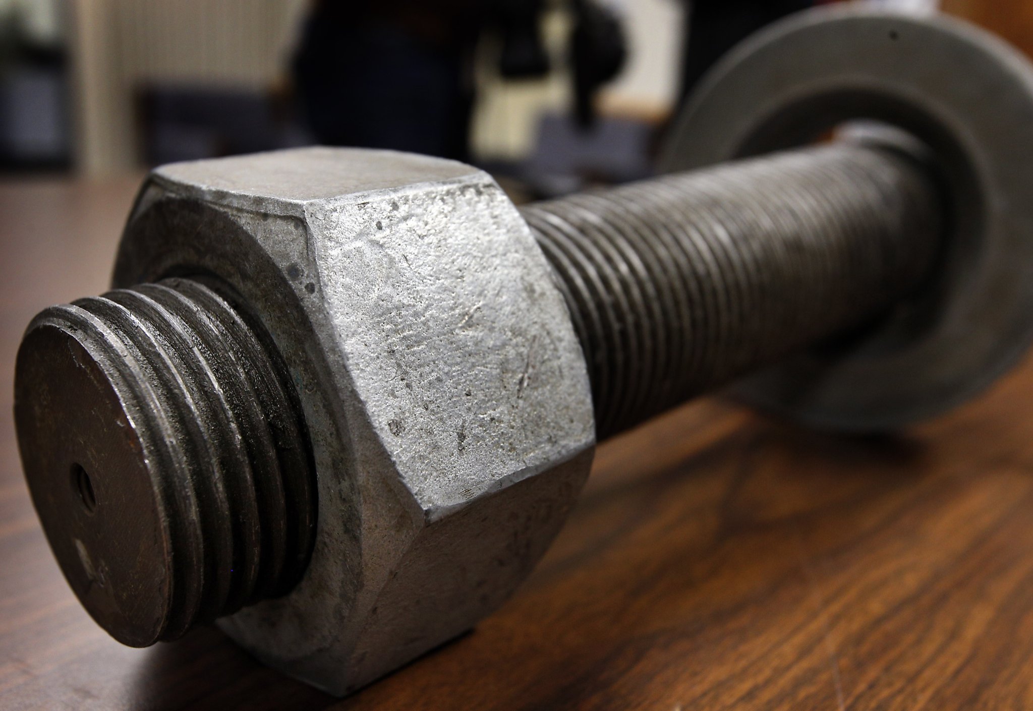 Federal lab offers to test Bay Bridge rods