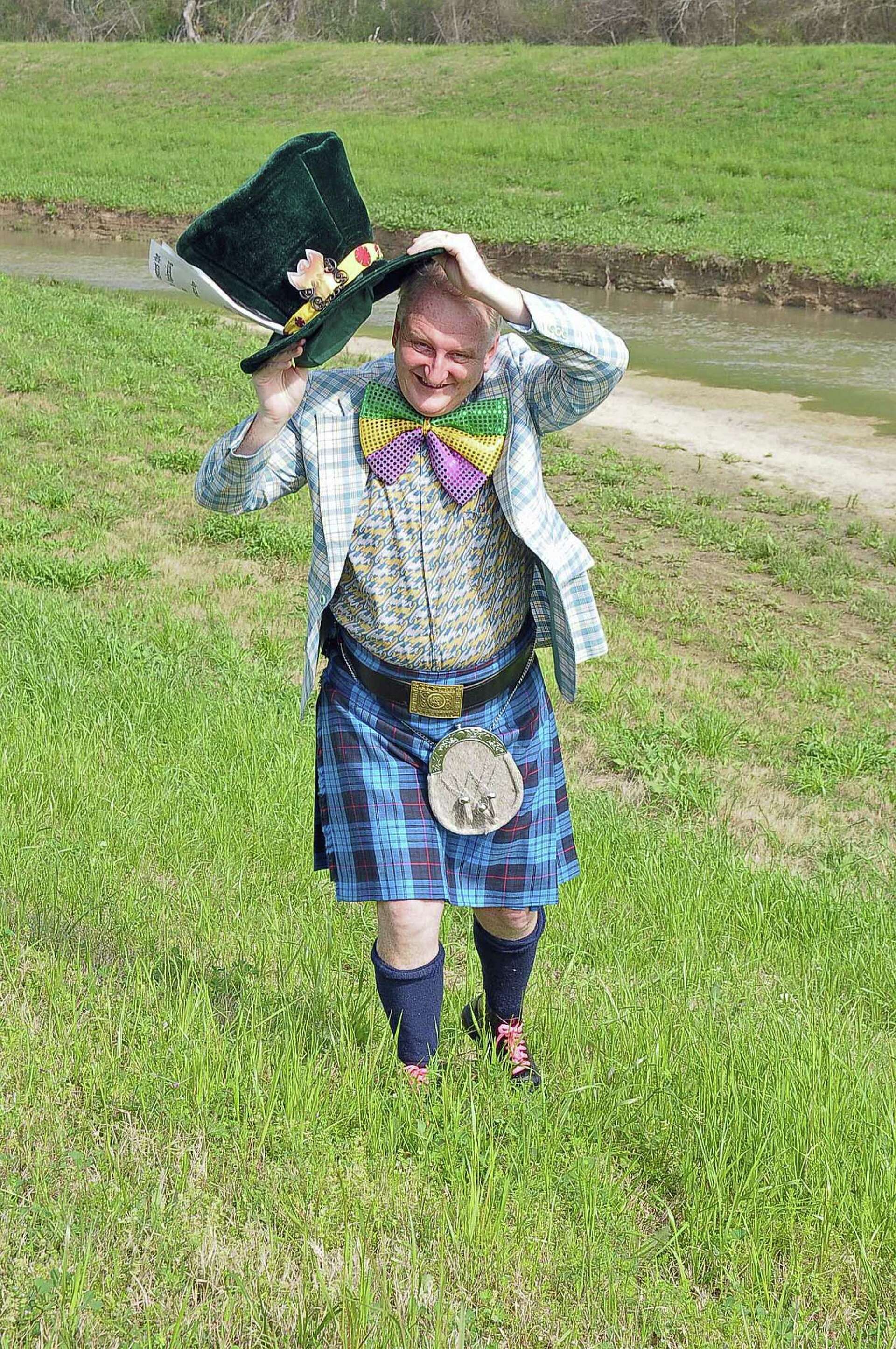 Get-up and go: Man has knack for Rodeo Run costume contest