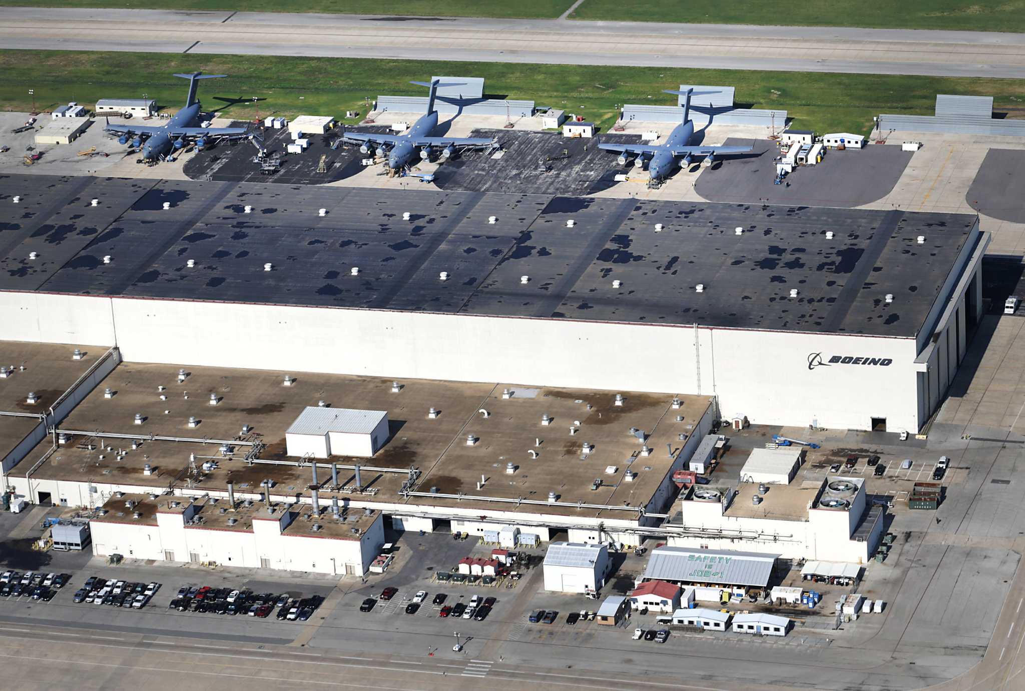 Boeing to cut more than 550 S.A. jobs