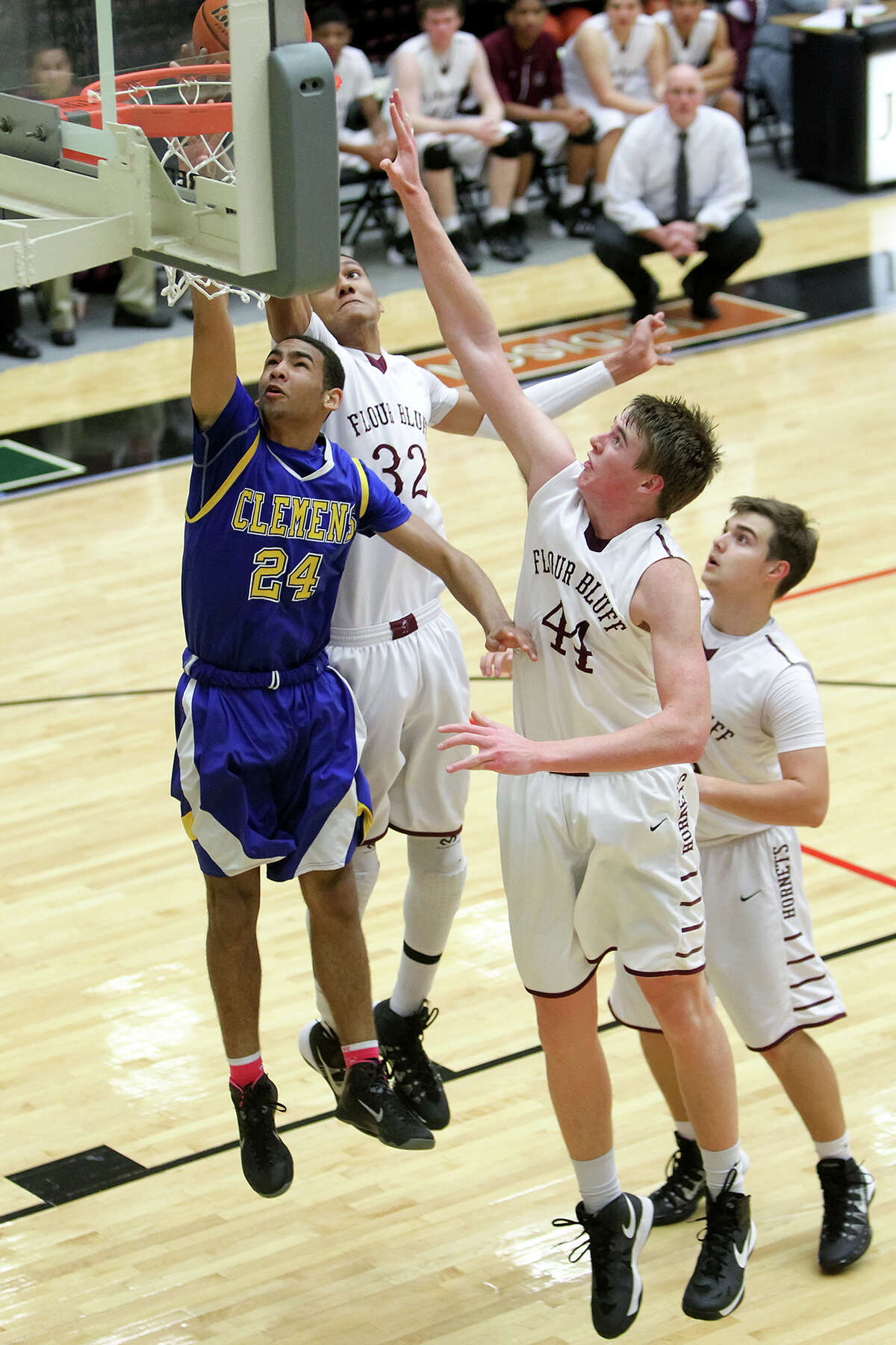 Clemens' win puts Ellis on brink of coaching history