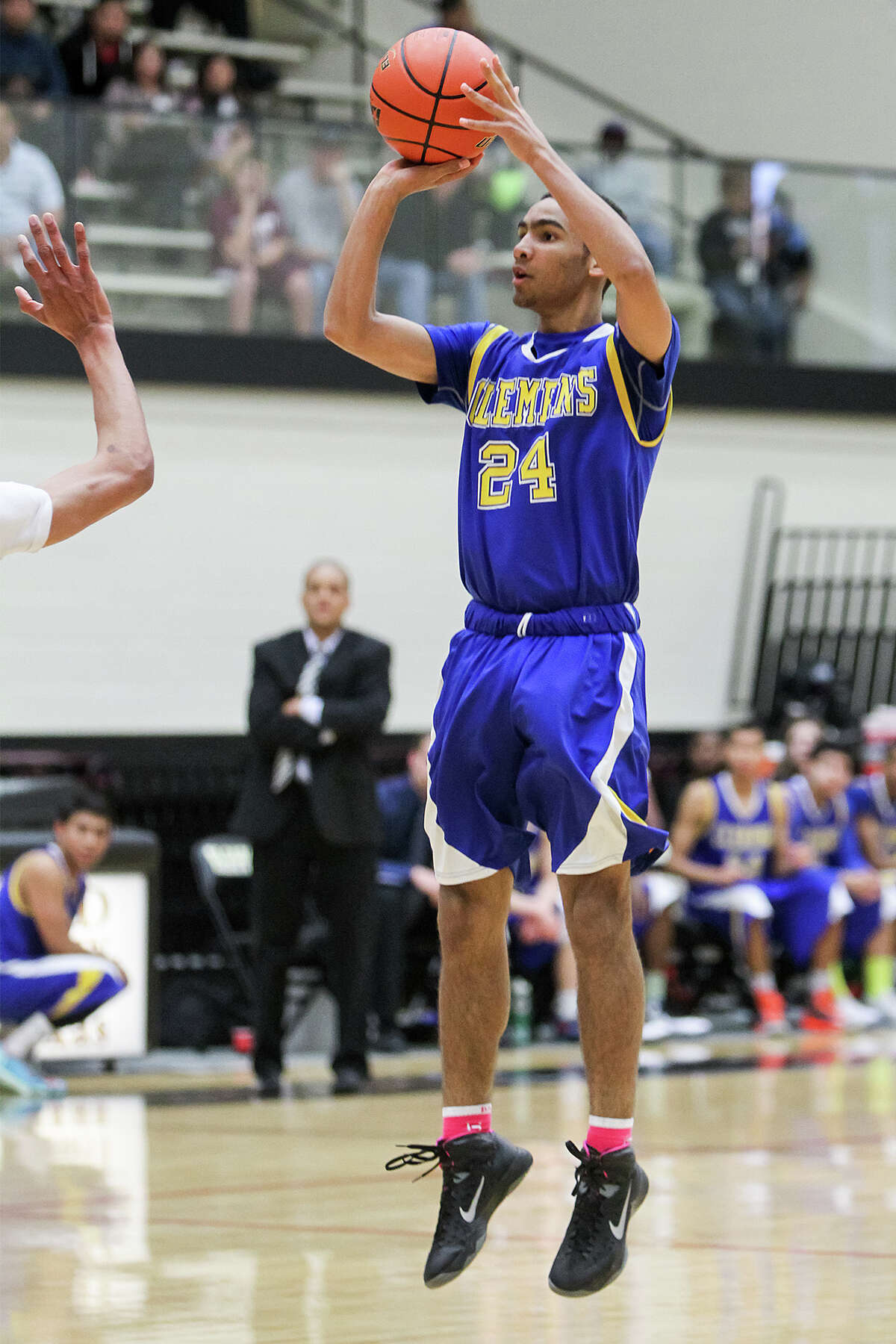 Clemens' win puts Ellis on brink of coaching history