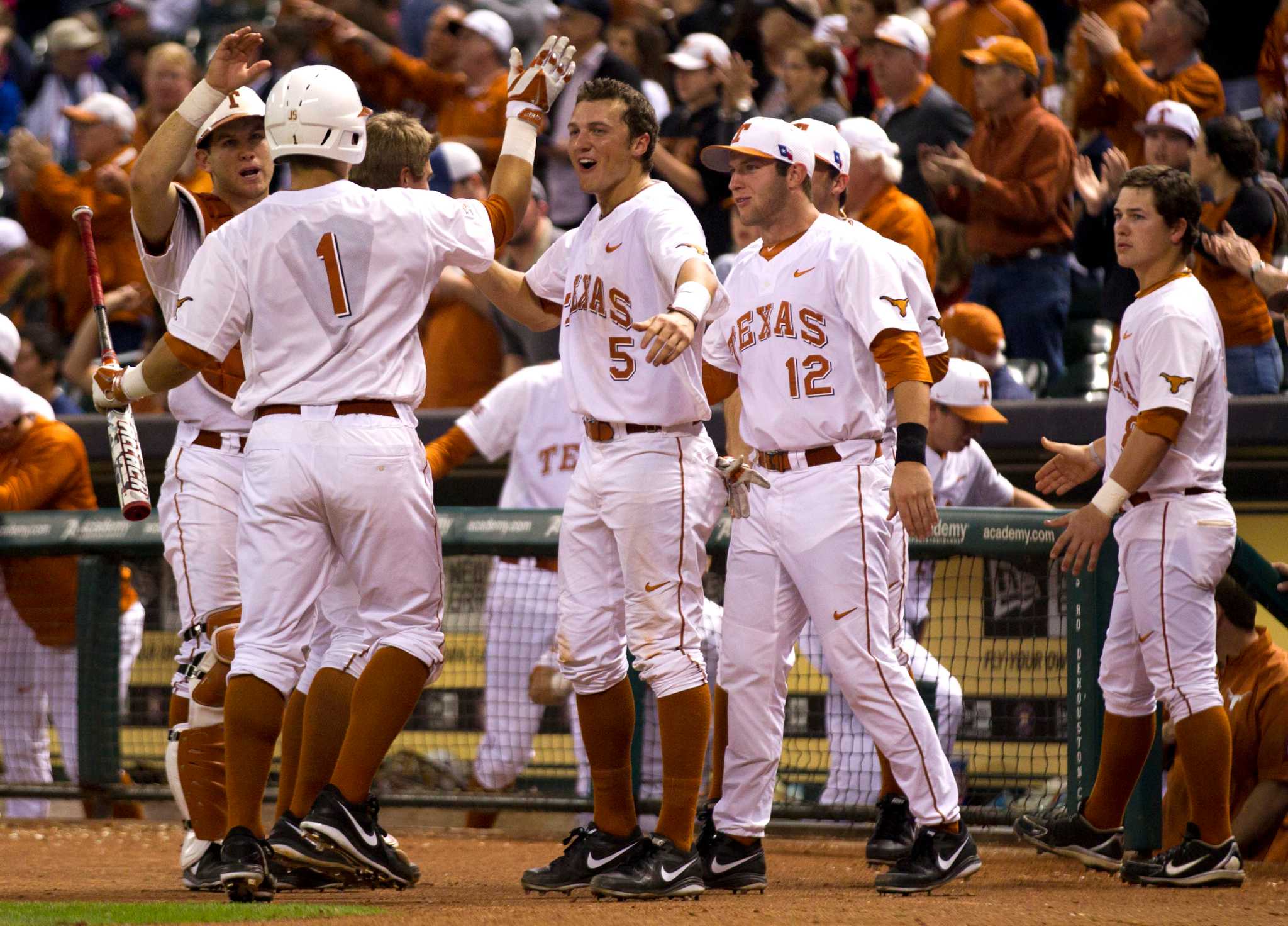 Longhorns finish College Classic as only unbeaten team