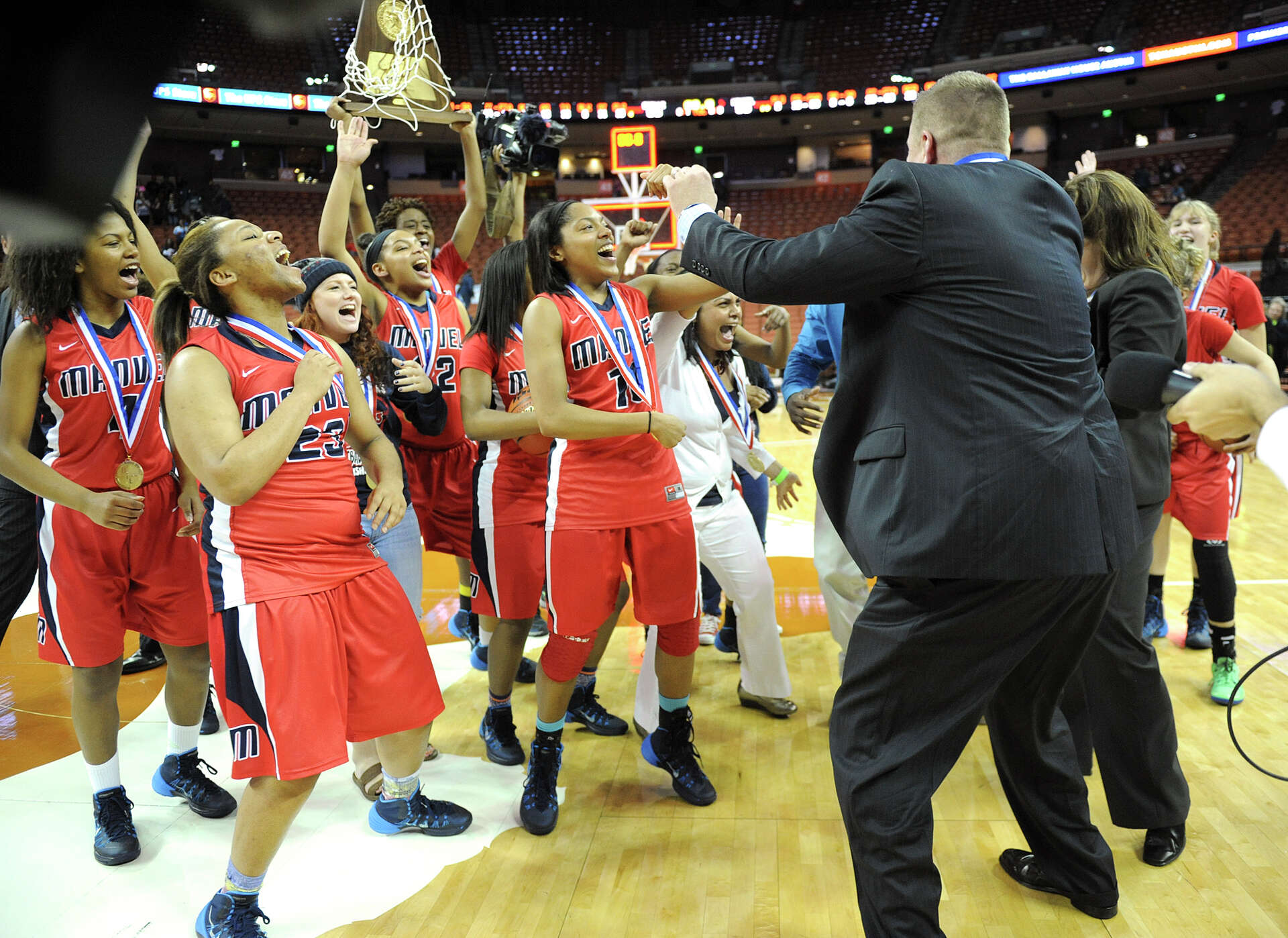 Manvel, Cy Woods advance to girls regional basketball final
