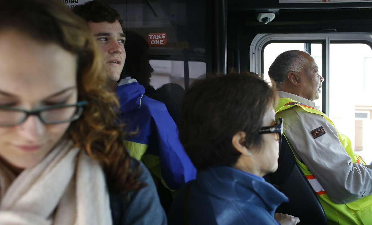 Muni driver adds a note of cheer to the 29-Sunset