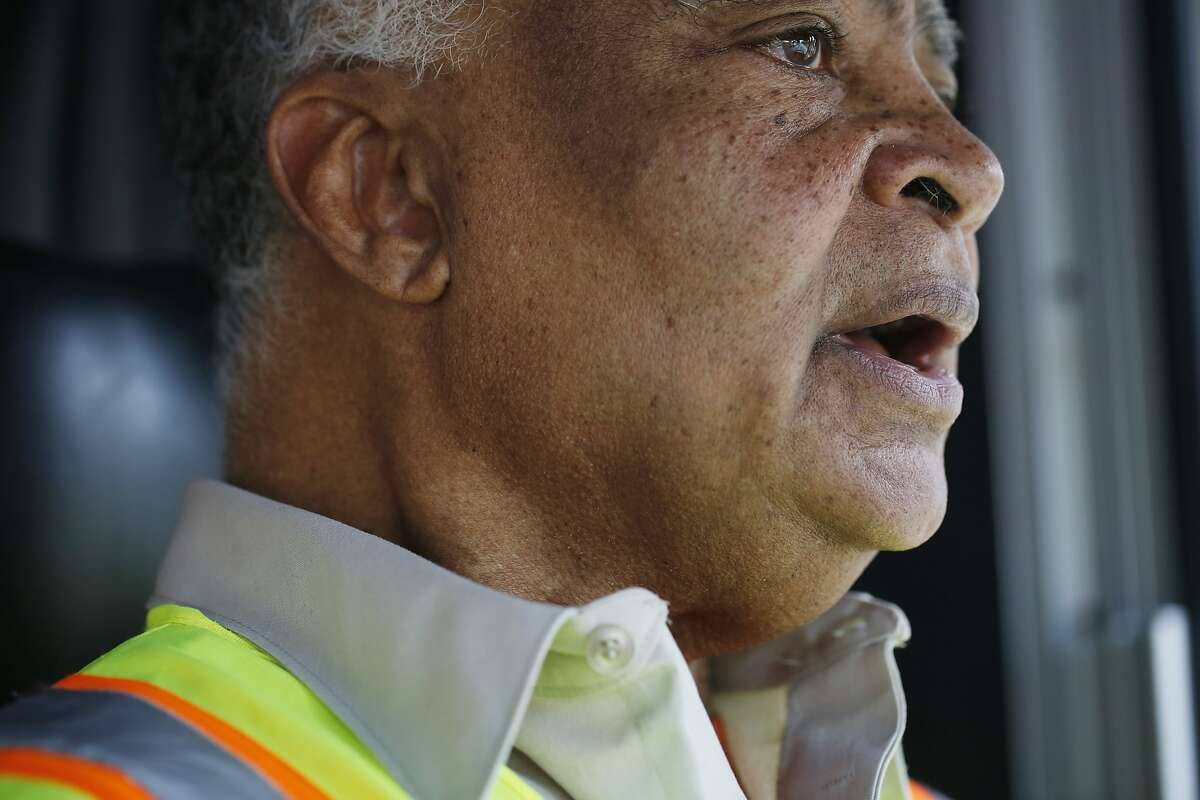 Muni driver adds a note of cheer to the 29-Sunset