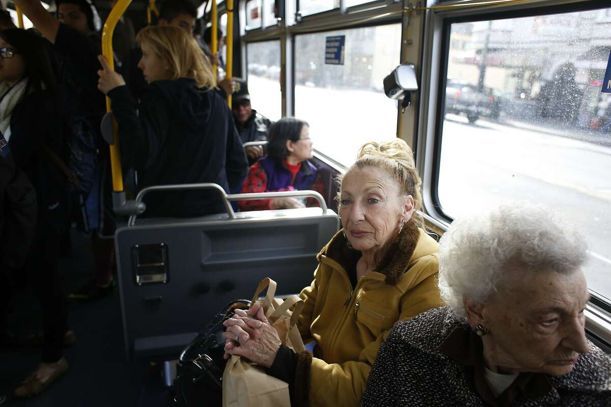 Muni driver adds a note of cheer to the 29-Sunset