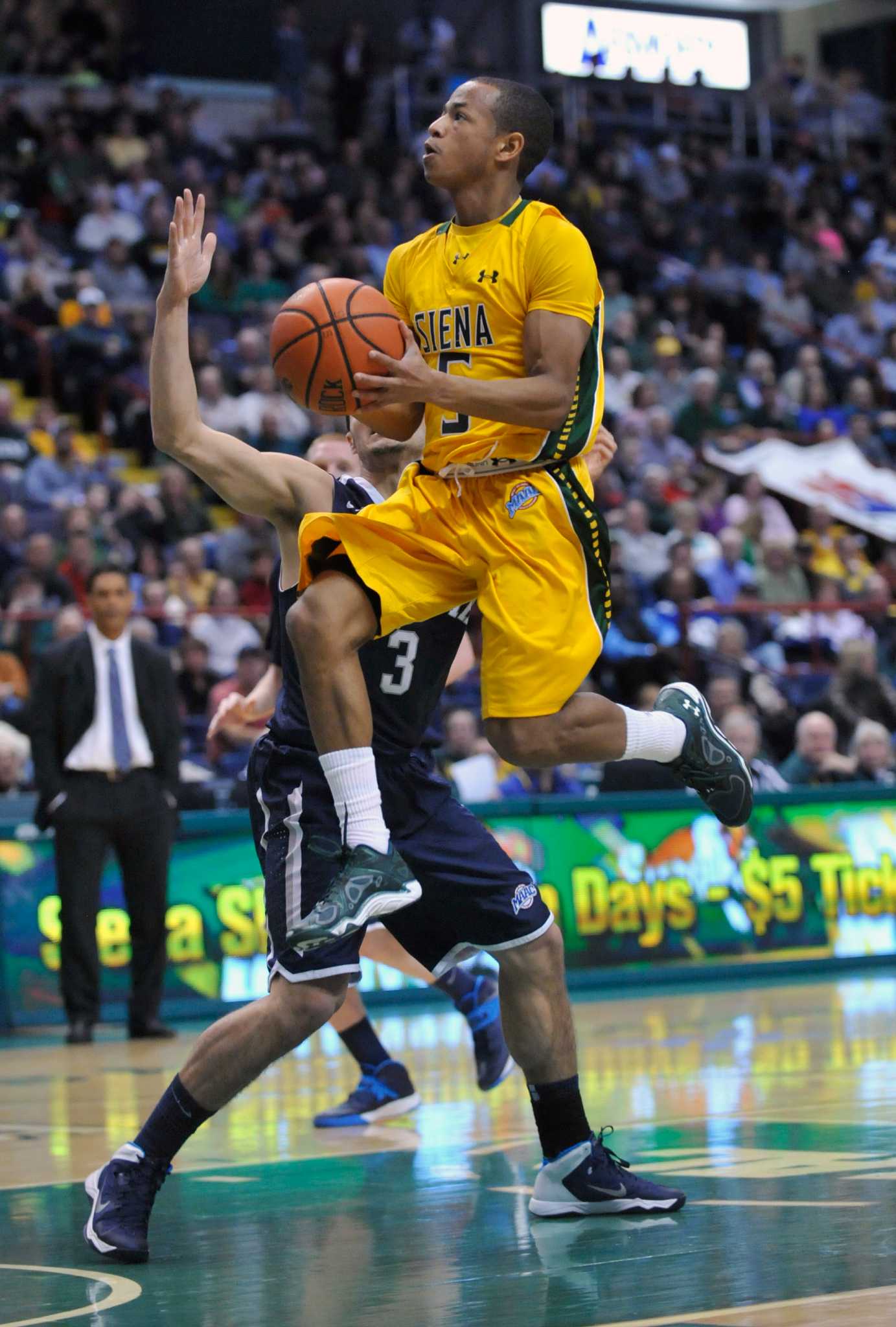 Saints cruise for Cruz