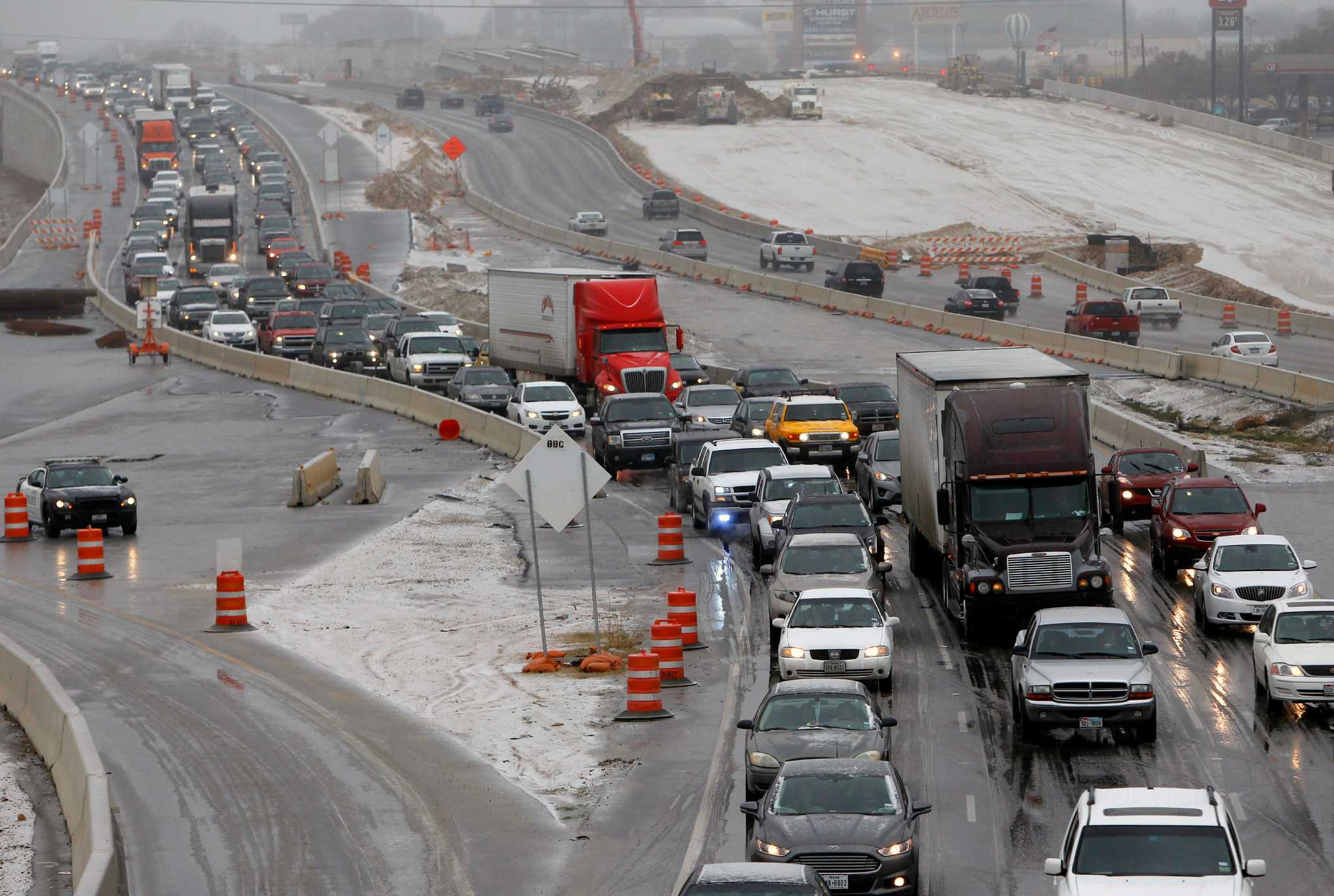 Interstate traffic in Dallas area moving slowly after ice problems