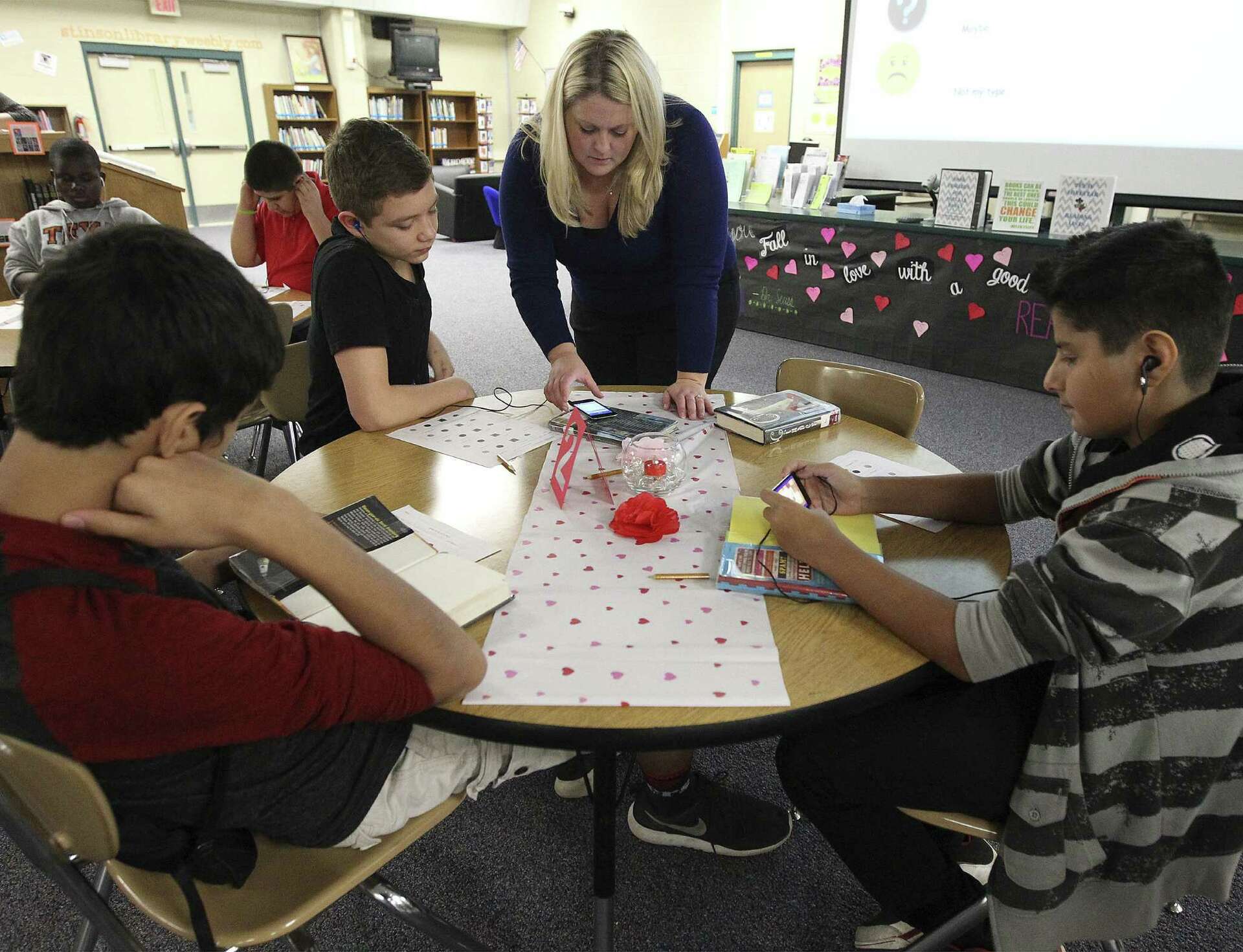 Students open up to books with 'speed dating'