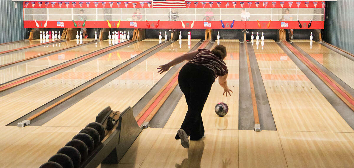 Area nine-pin bowling clubs keep historic game going