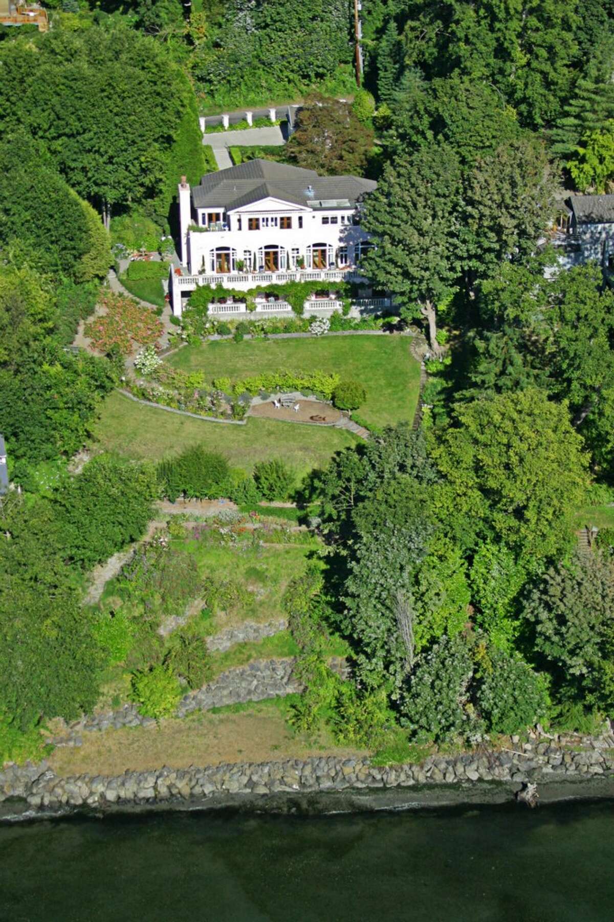 Ryan Lewis of 'Macklemore &' fame buys Seattle mansion