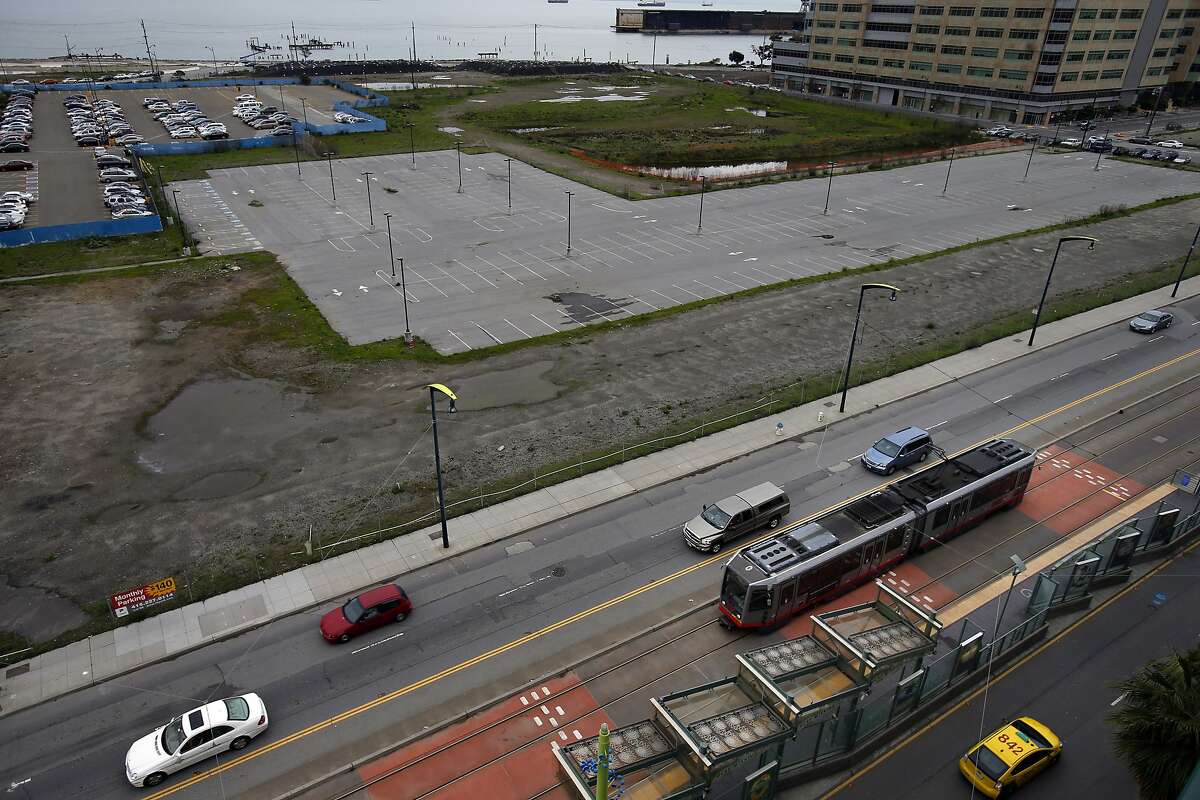 Warriors shift arena plans to Mission Bay