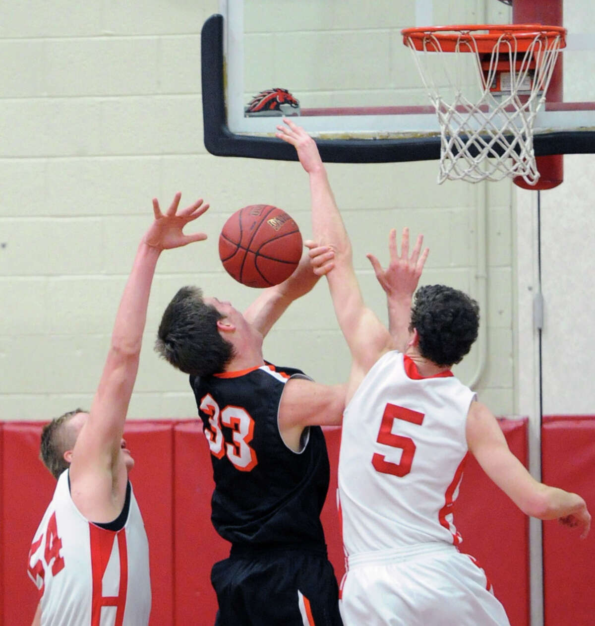 Greenwich beats Ridgefield to reach FCIAC title game