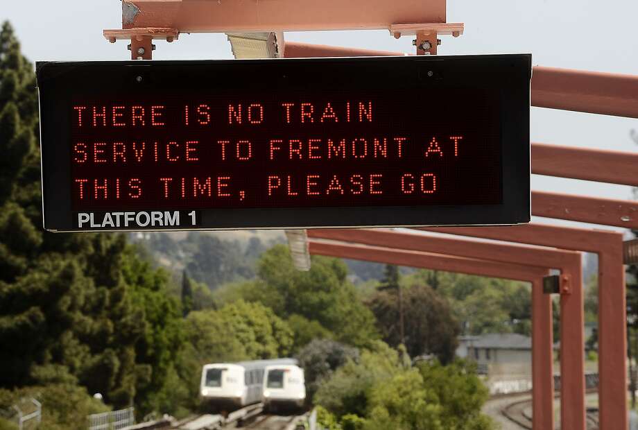 Behold! New BART signs are popping up on downtown S.F. platforms - SFGate