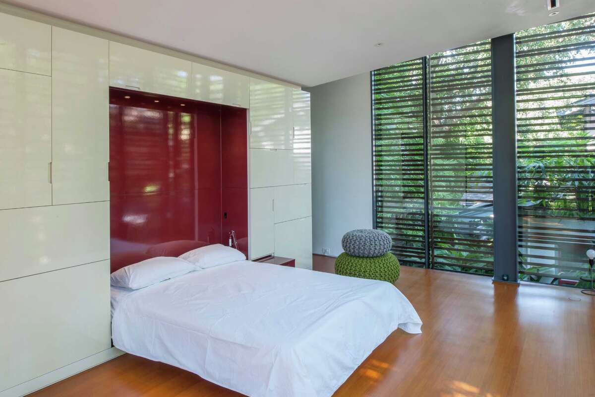 Audubon Place bungalow is an example of the surprises in store during ...